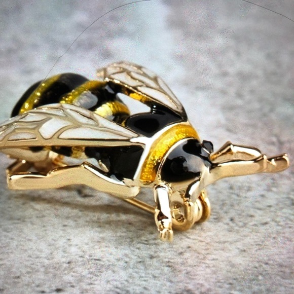 Jewelry | Brooch Bumblebee Insect Pin | Poshmark